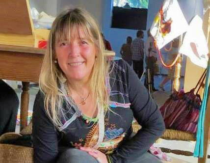 Silvia Castañón inaugura la muestra “Alboroto irisado” « Diario La ...