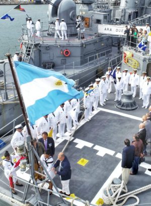 Colorida ceremonia por el aniversario de la histórica corbeta Drummond ...