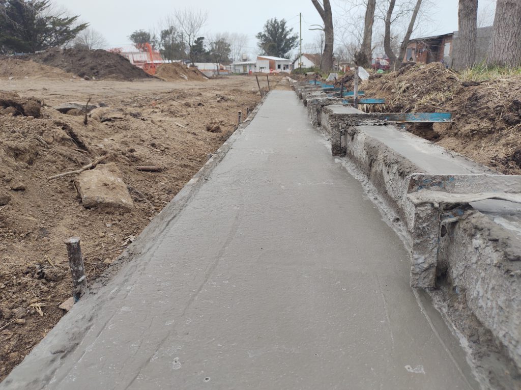 Continúa la obra de cordón cuneta en Santa Clara del Mar « Diario La ...