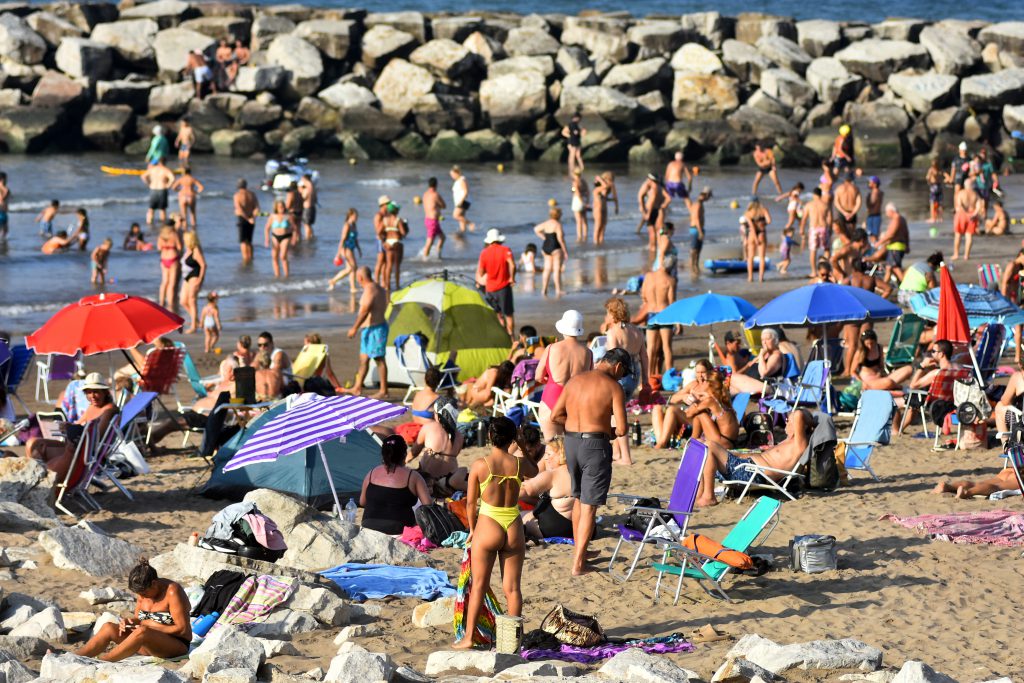 Las playas fueron un refugio en medio de la ola de calor « Diario La ...