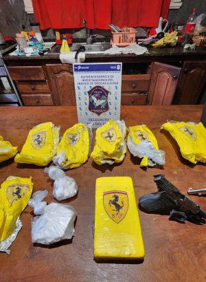 El misterio de la cocaína con el logo de Ferrari encontrada en la calle ...