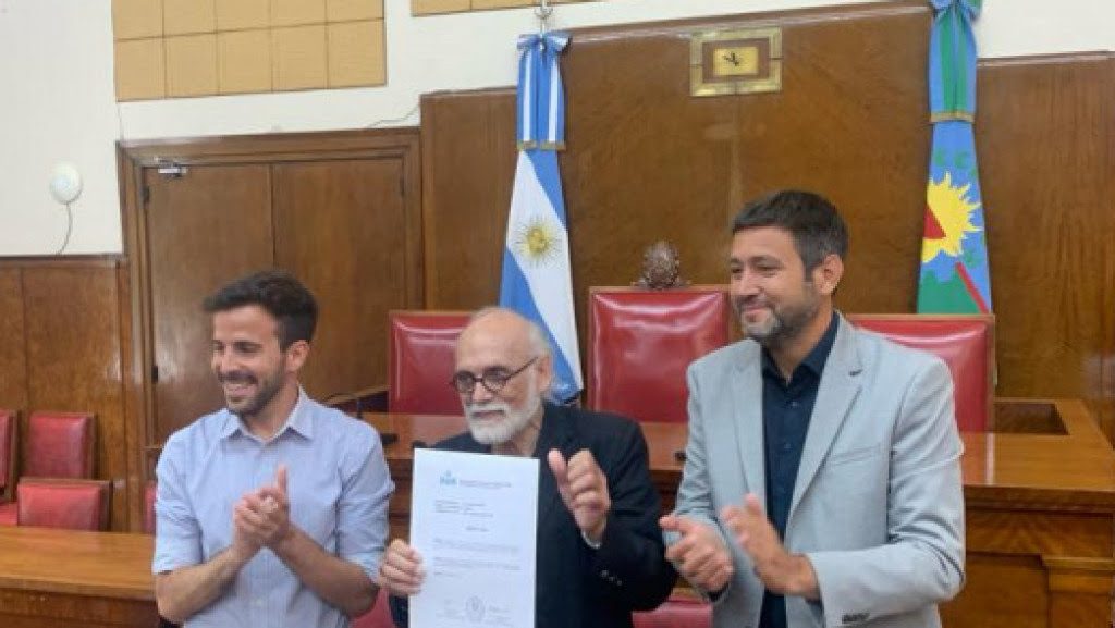 Mario Castiñeyra fue distinguido como vecino destacado « Diario La ...