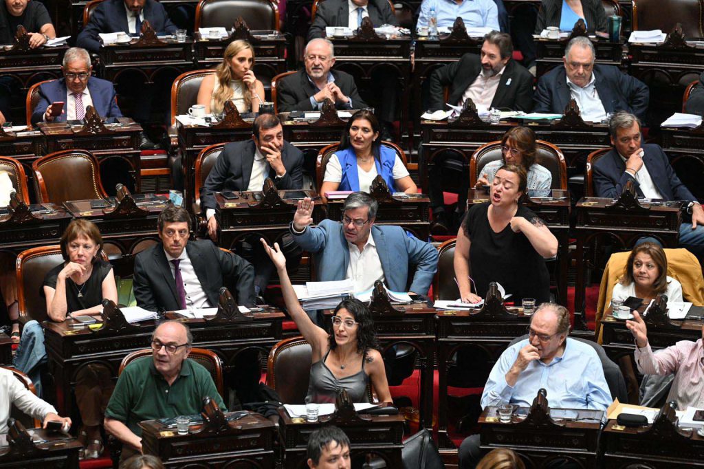 Continúa El Tratamiento De La Ley ómnibus En El Congreso « Diario La