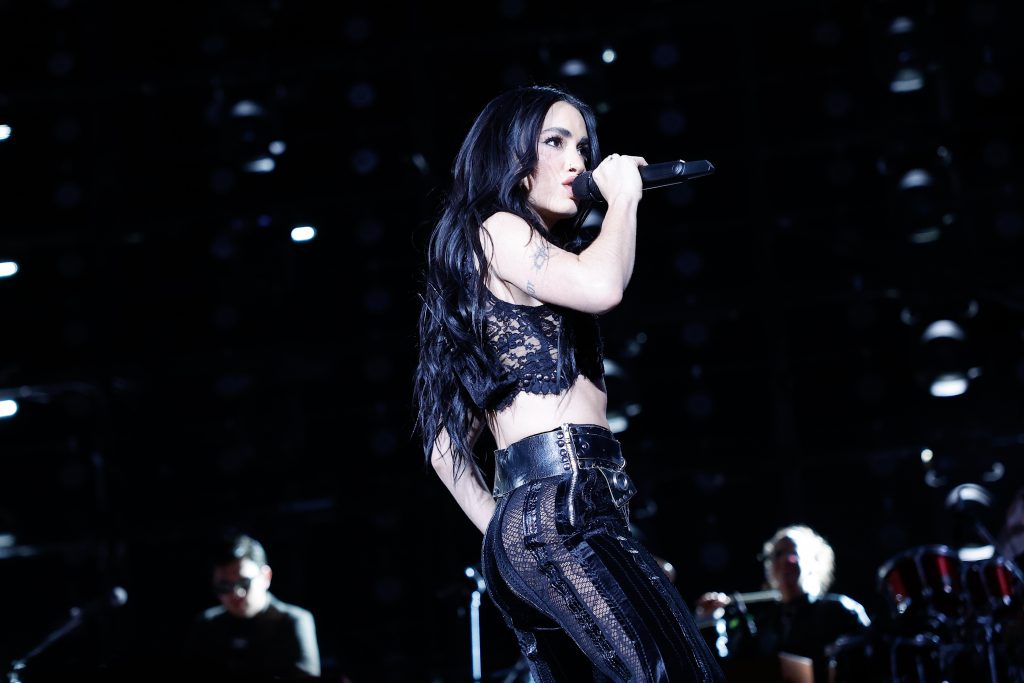 Lali brilló ante 45.000 personas en un show explosivo « Diario La ...