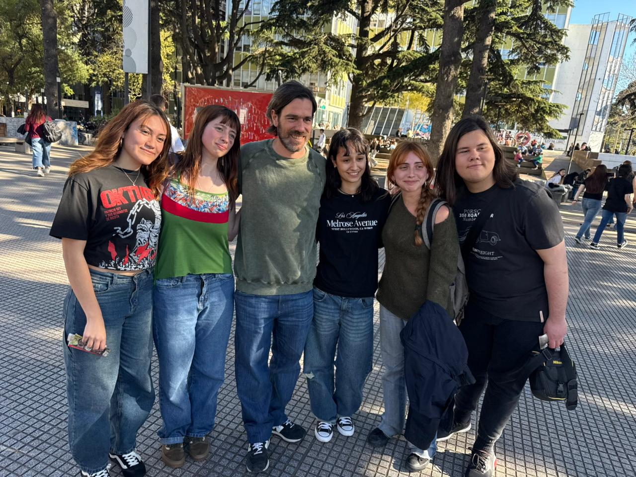 Nicolás del Caño hizo un recorrida de campaña en Mar del Plata « Diario ...