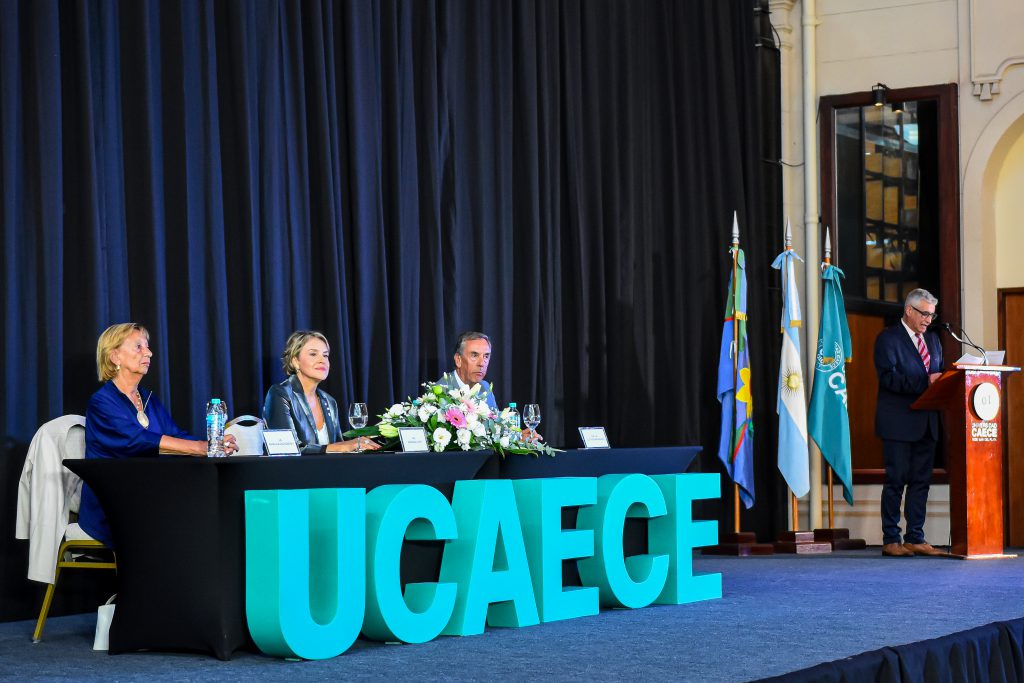Nueva colación de grado de la Universidad Caece « Diario La Capital de ...